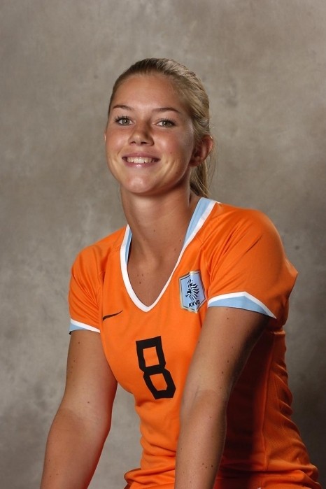 Female Football Players Gallery Photos: Female Football Player - Anouk ...