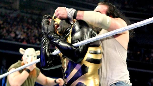 WWE In live!!!!: CODY RHODES & GOLDUST vs LUKE HARPER & ERICK ROWAN