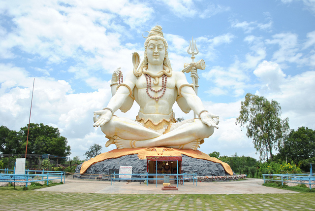 ZOOMININDIA: Top 10 Tallest Statues of Lord Shiva in India