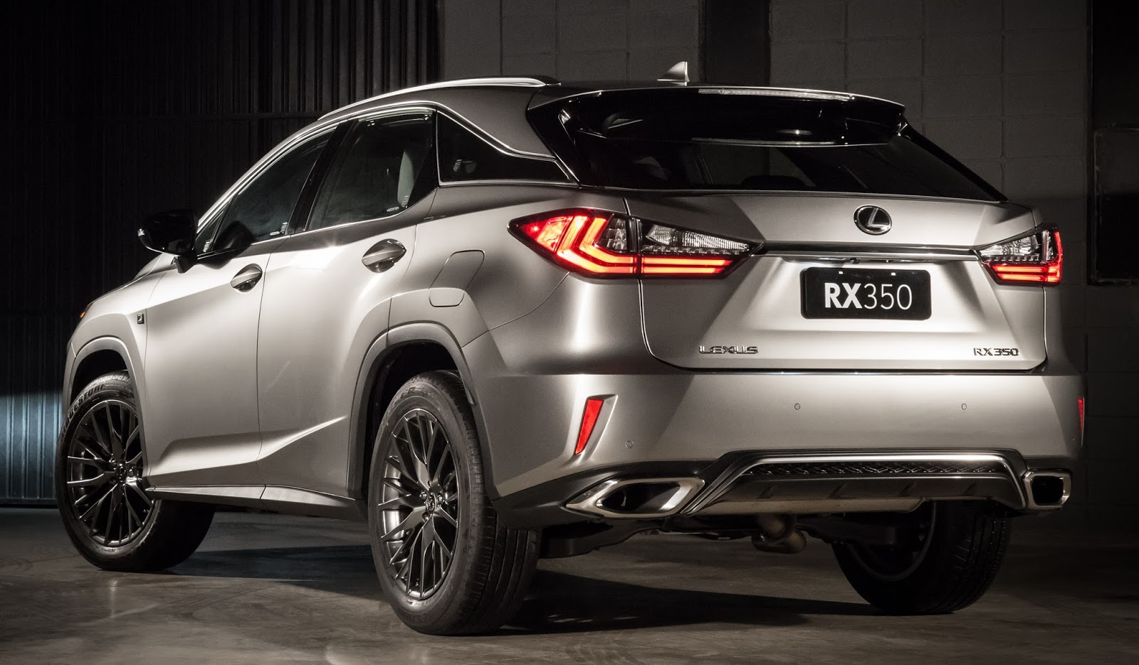Novo Lexus RX 350 estreia no Brasil em duas versões
