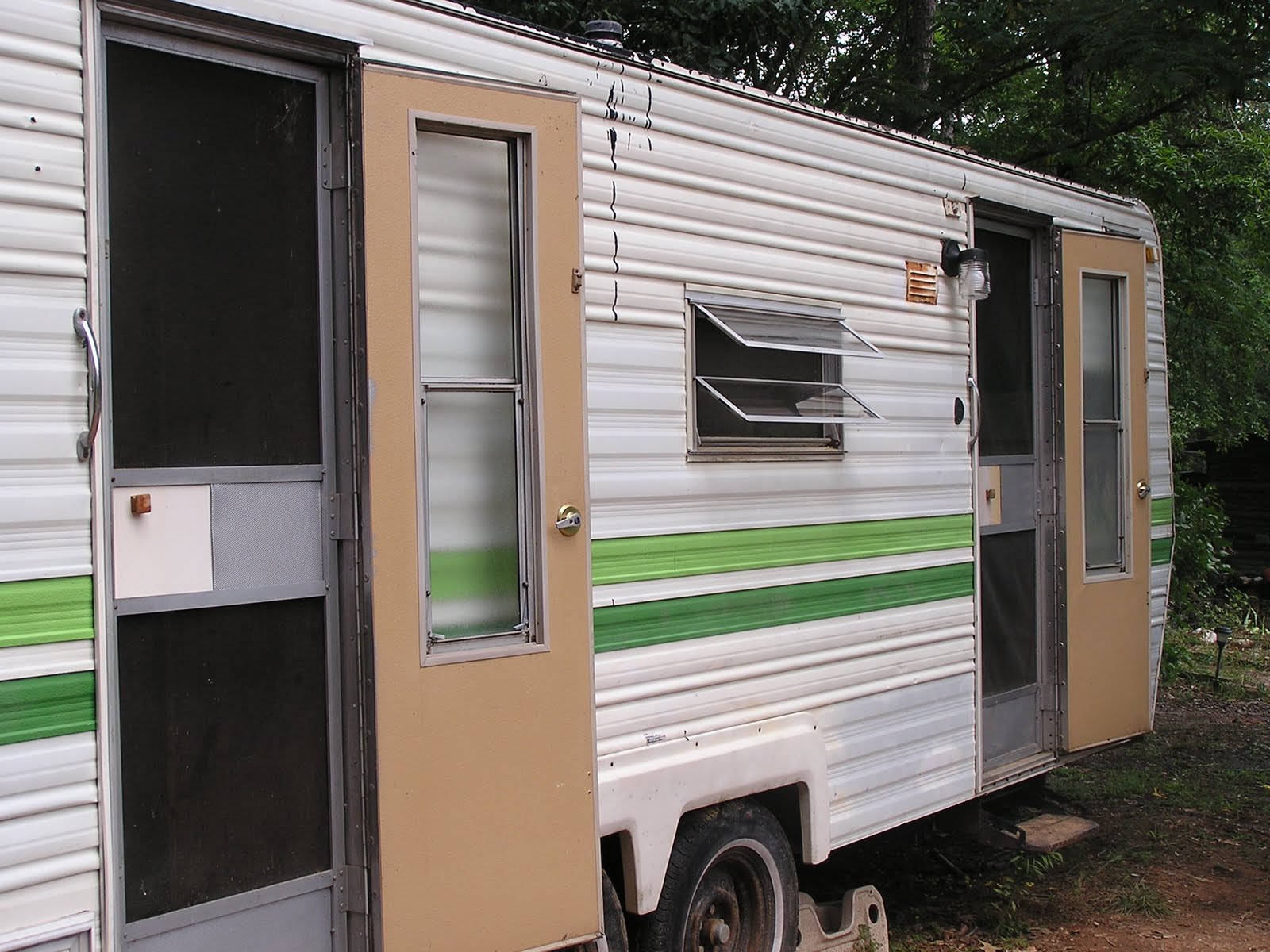 The Clean Green Homestead: Camper Love