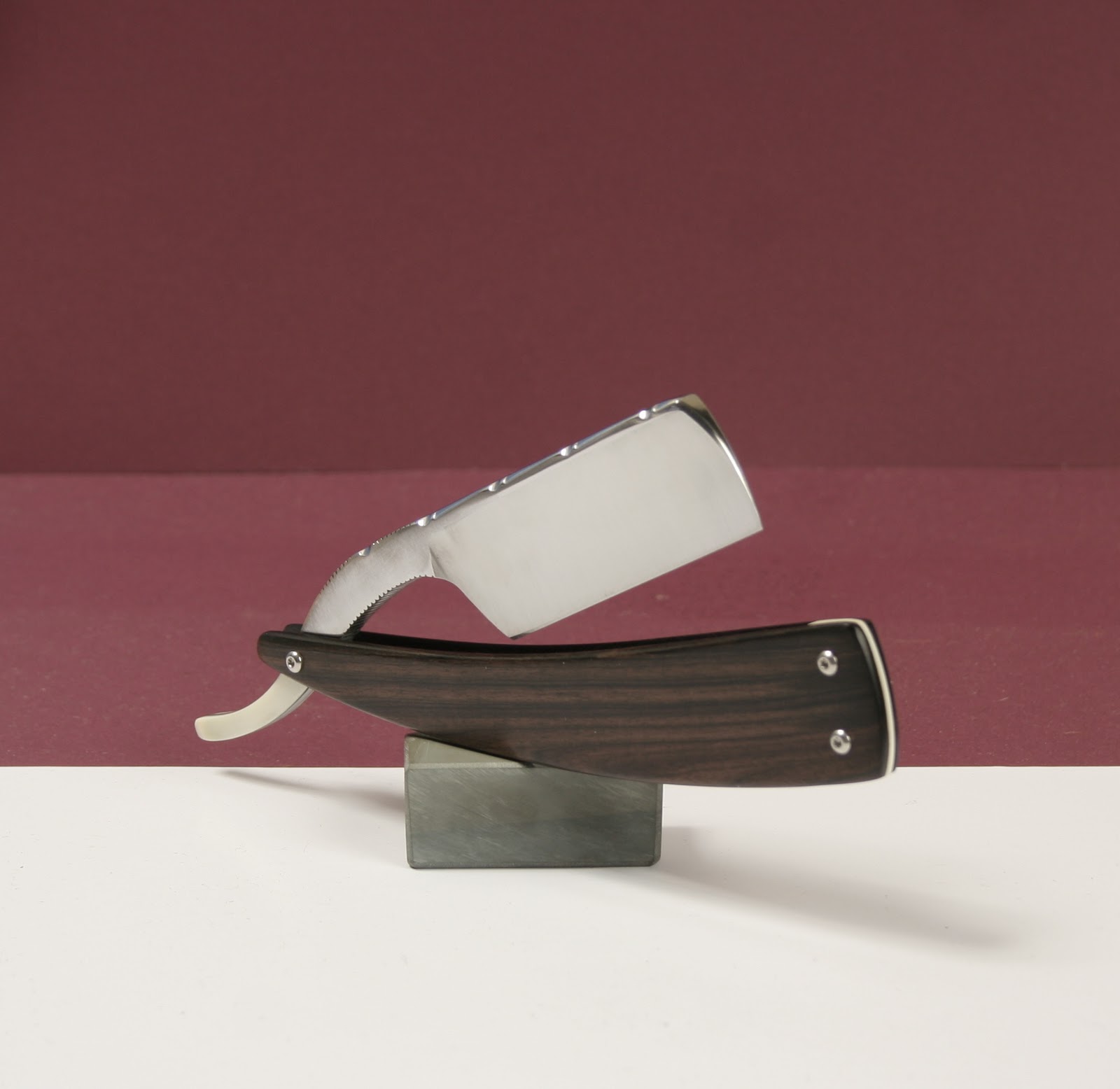 A Razors Tale: Custom Straight Razors