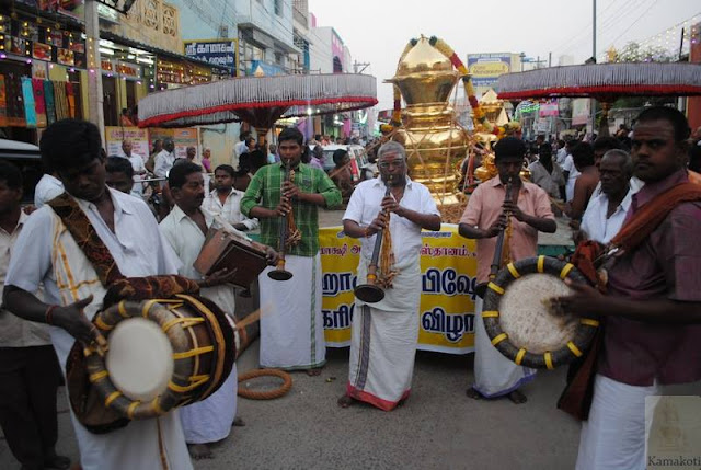 Shankara!: Saffron and the Golden Kalasams for Sri Kamakshi!