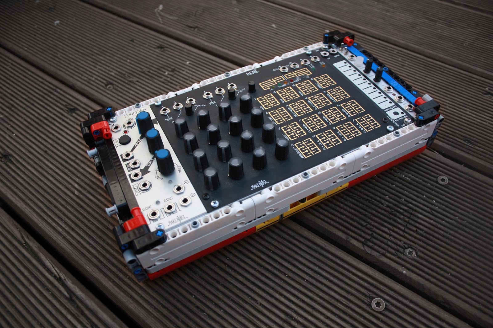 MATRIXSYNTH: Small Lego Eurorack Sequencer Case