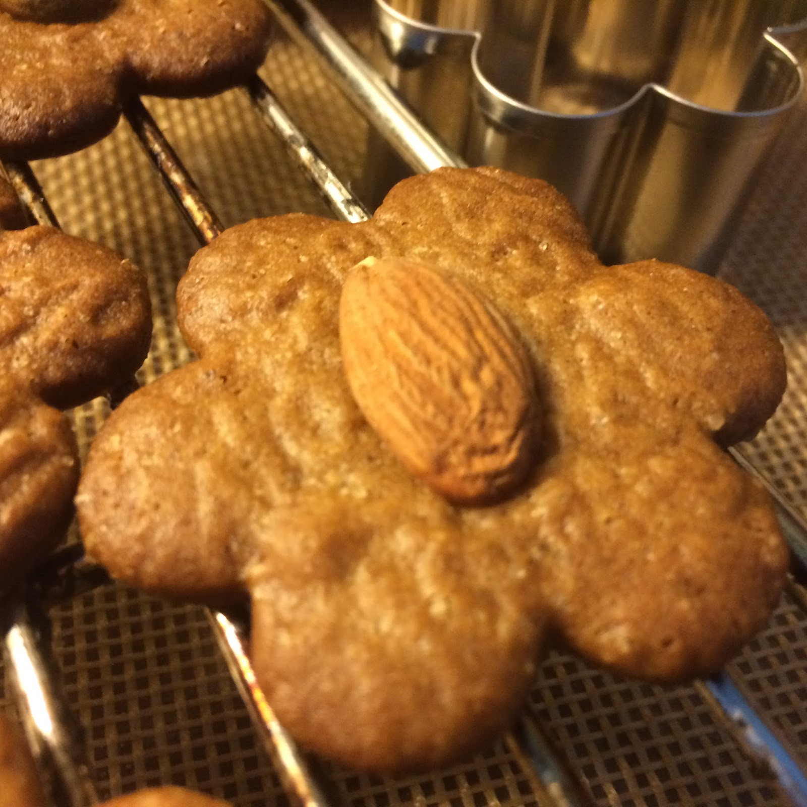 Kage! Kage! Kage!: Sukkernødder og "Danskernes småkager"