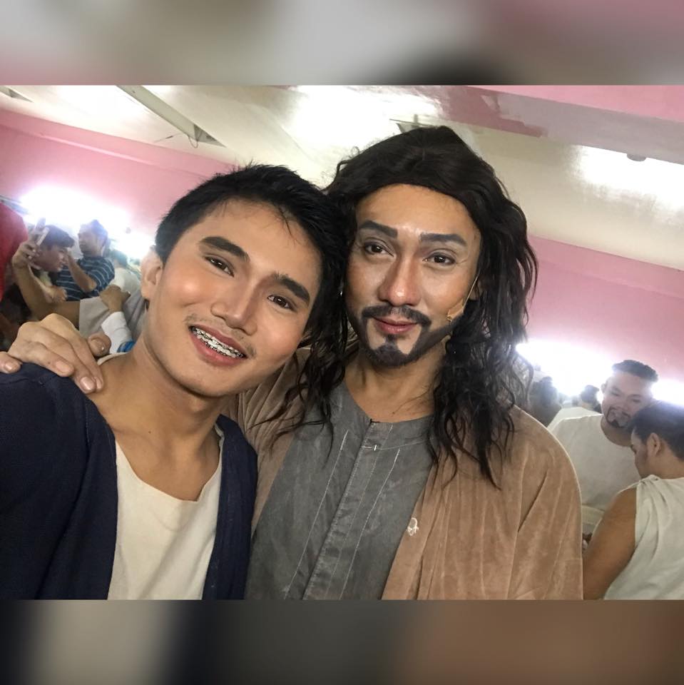 swordshines10: si roeder camanag at ang taimtim niyang panata taon-taon ...