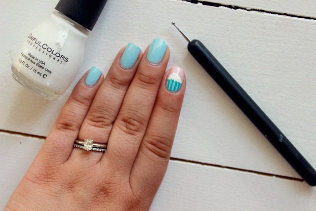 Sea of Blooming Dreams: A Month of Cake // Cupcake Nails