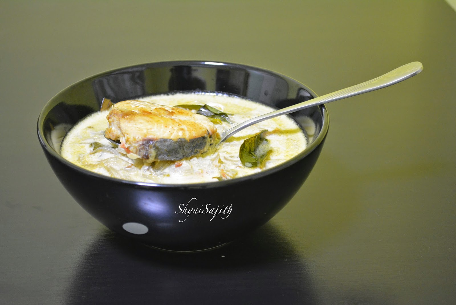 My Cooking Experiments.........: Fish Moilee