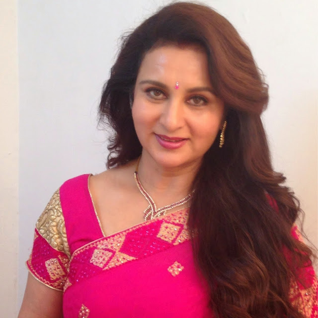 Poonam Dhillon Wiki, affairs, height, weight, age, Girlfriend, family ...