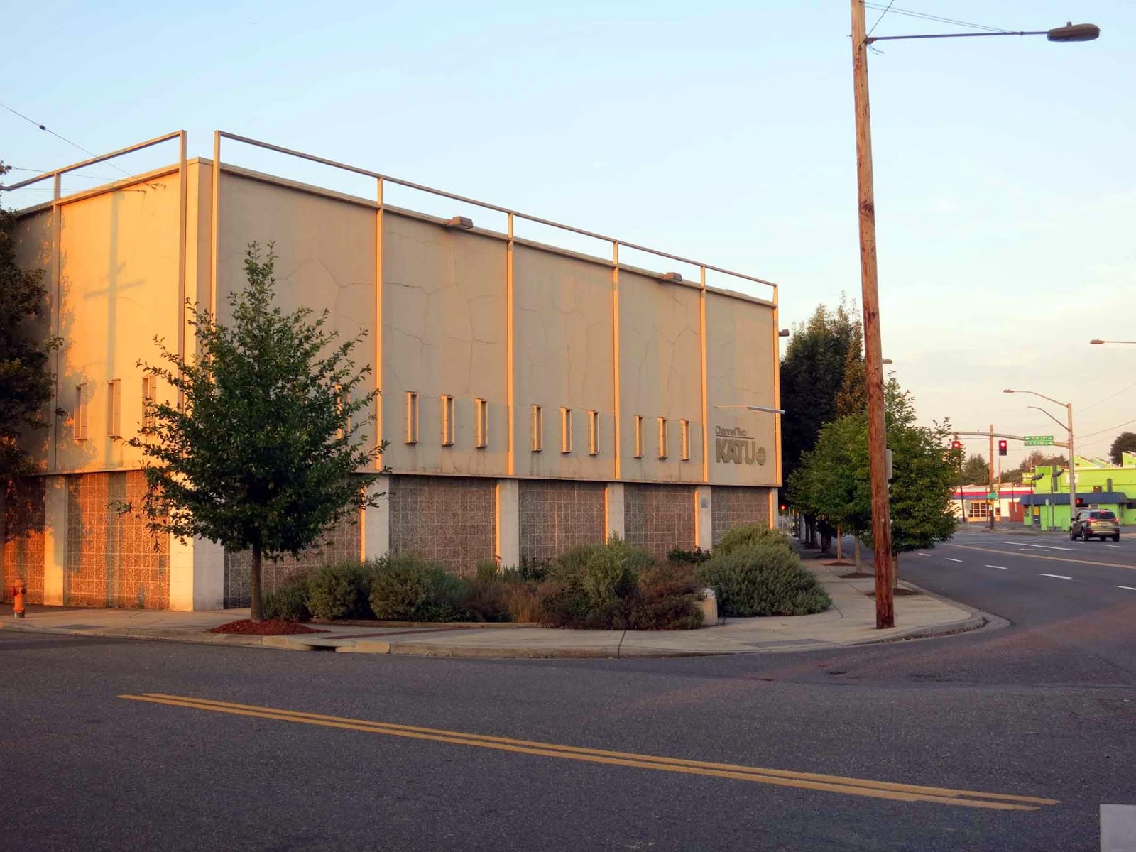 The ZehnKatzen Times: [PDX] The Studios of Portland: KATU, On Your East ...