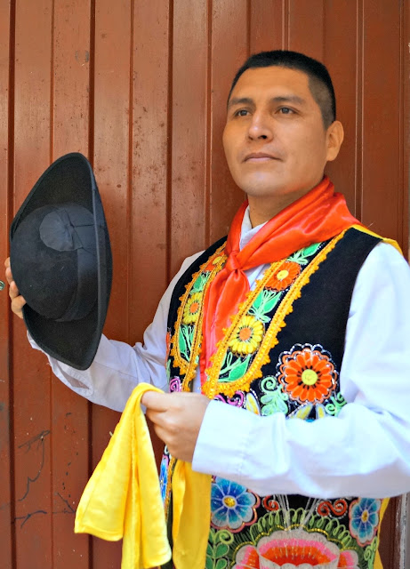 Danzas Folklóricas: Traje de huaylarsh para varón