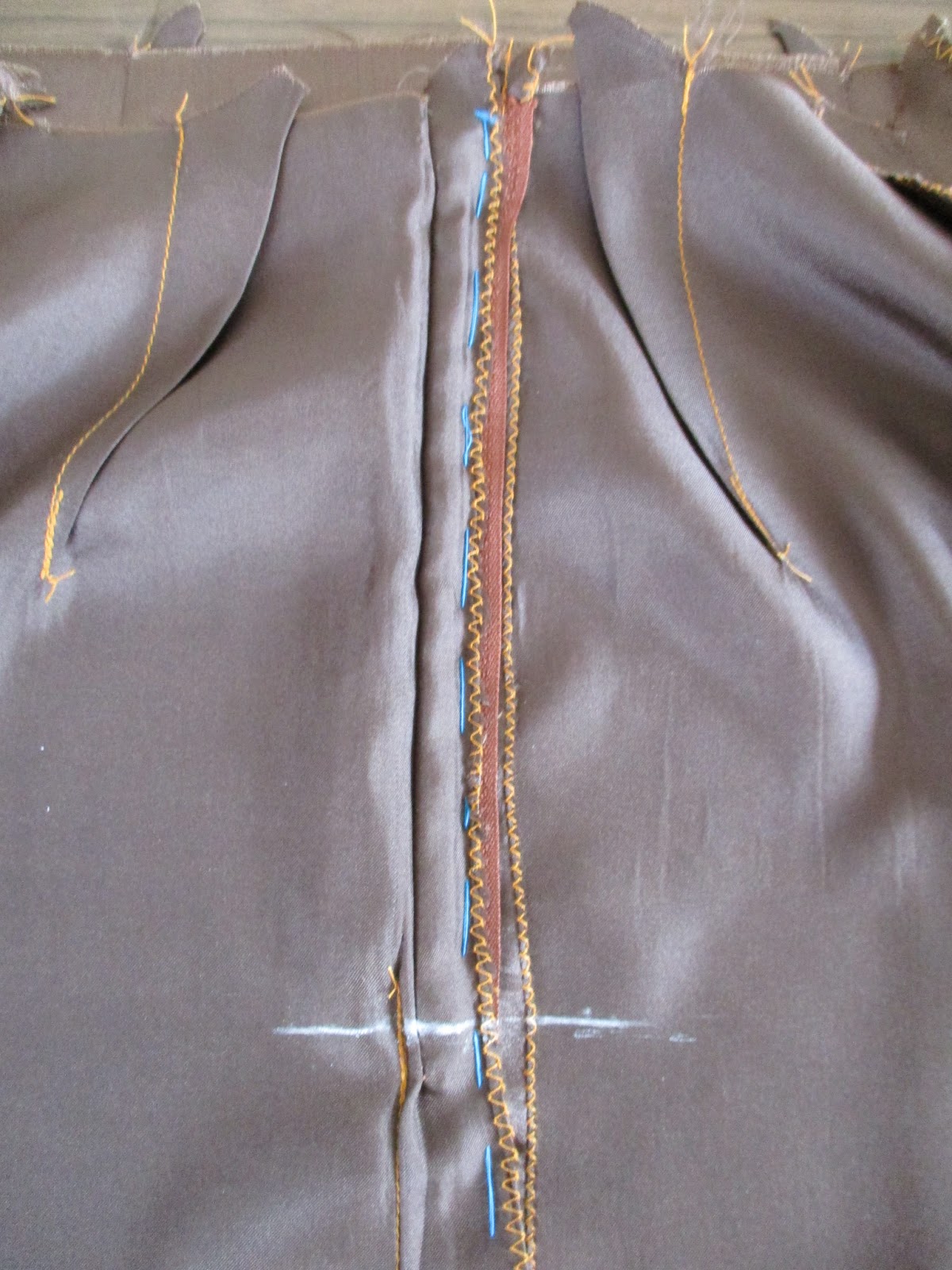 Rasa's advices how best to sew: Sew pencil skirt with lining. Step 10 ...