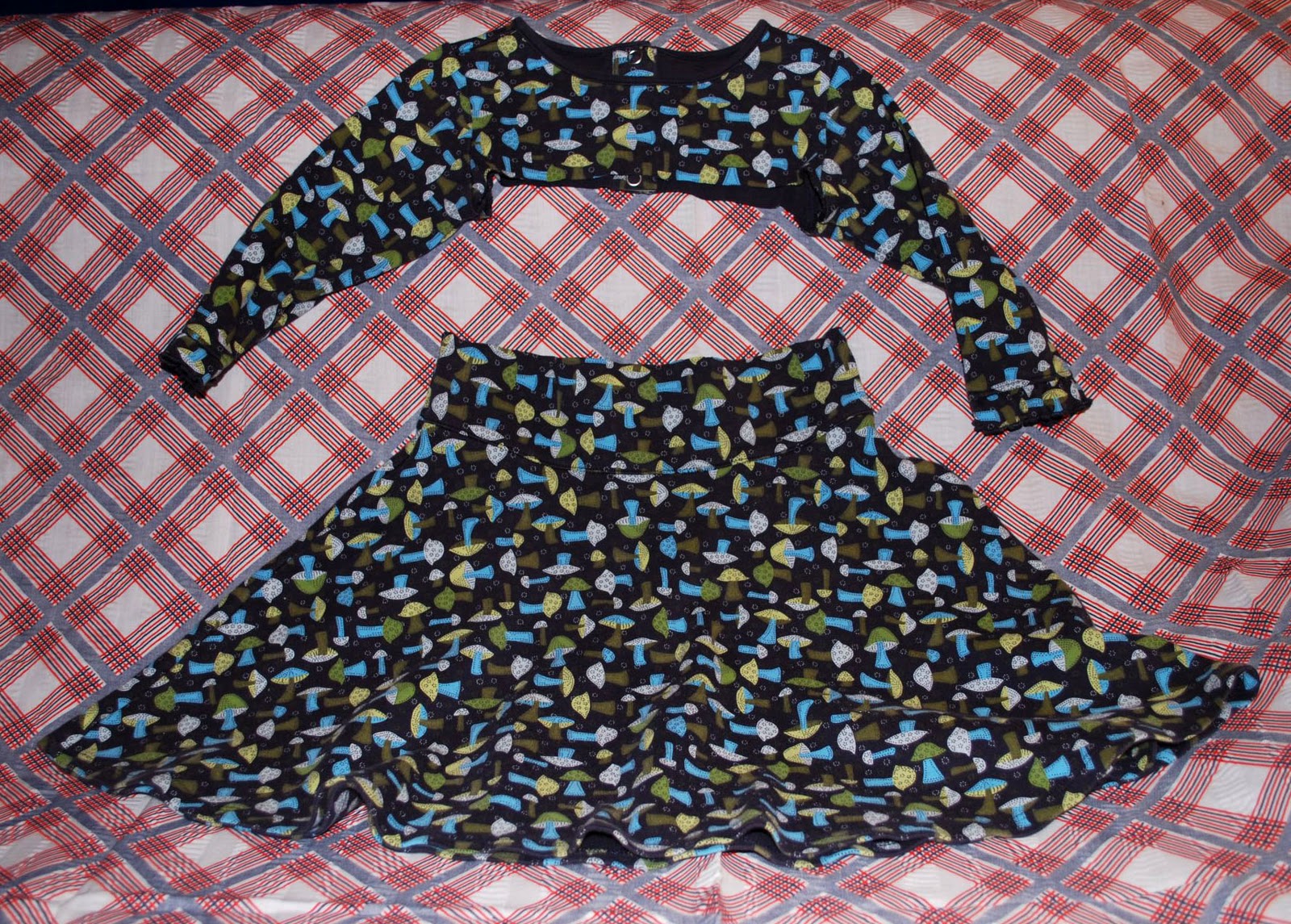 a patchwork world: Tutorial Tuesday: Upcycle an Outgrown Dress