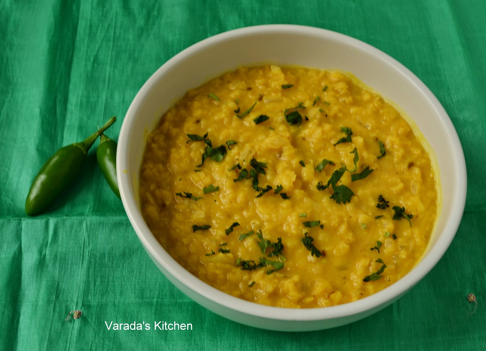 Varada's Kitchen: Lahori Dal (Pakistani Red Lentil Dal)