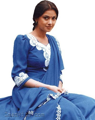 Worshipping the beauty simran: Simran Bagga - Biography