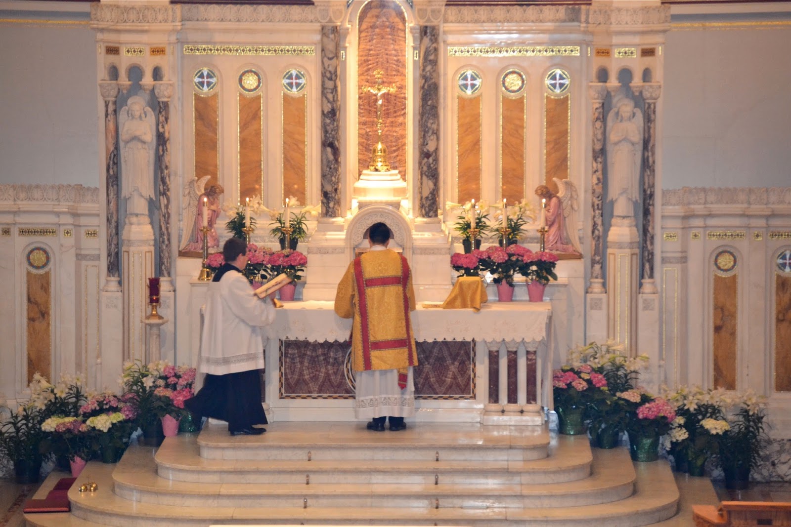 New Liturgical Movement: Tradition is for the Young (Part 12) - OF Mass ...