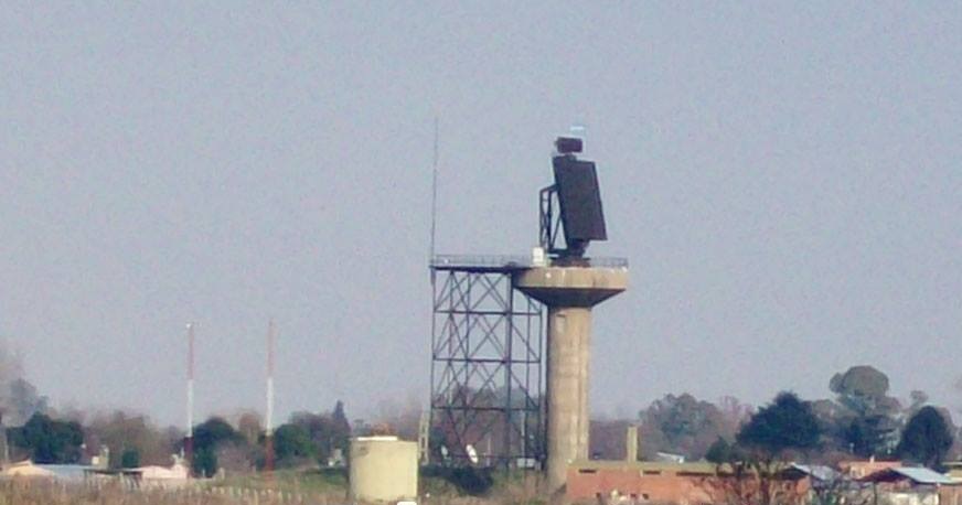 Defensa y Armas: El nuevo radar INVAP RP3DLA instalado en Merlo