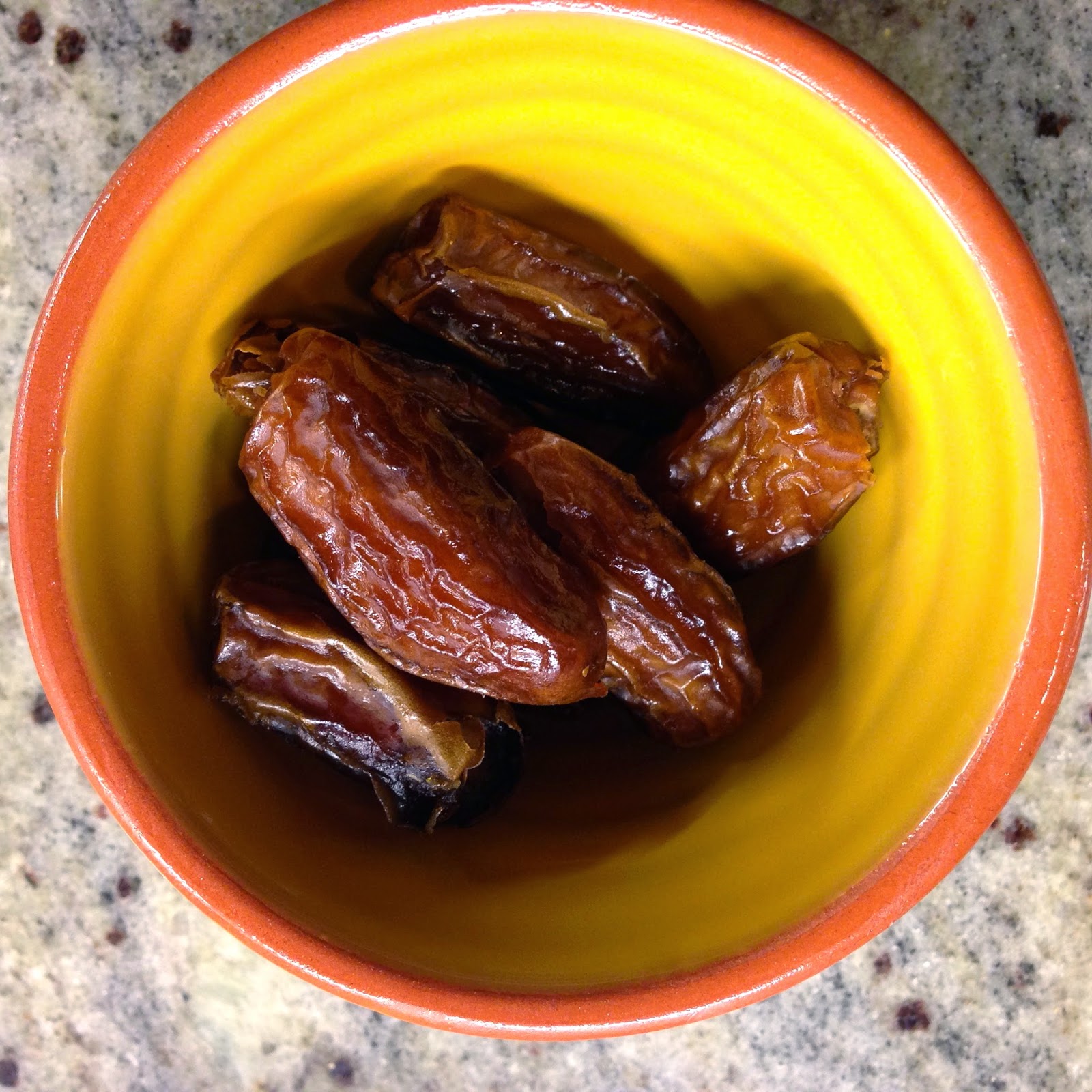 Neurotic Kitchen : A Date With Delicious - Easy Coco Date Shake