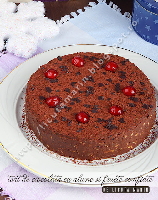 Din bucătăria mea: Tort de ciocolata cu alune si fructe confiate