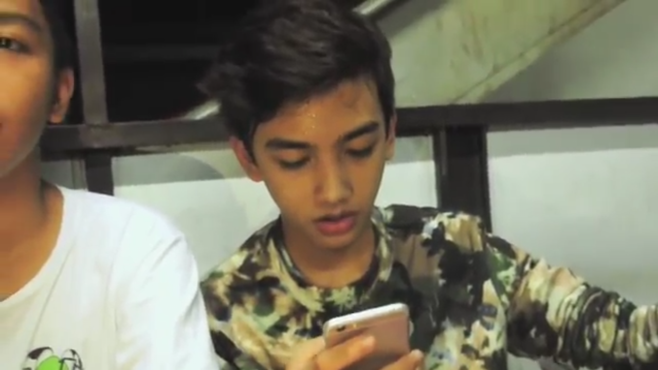 Biodata Lengkap Ari Irham: biodata lengkap ari irham beserta foto yang ...