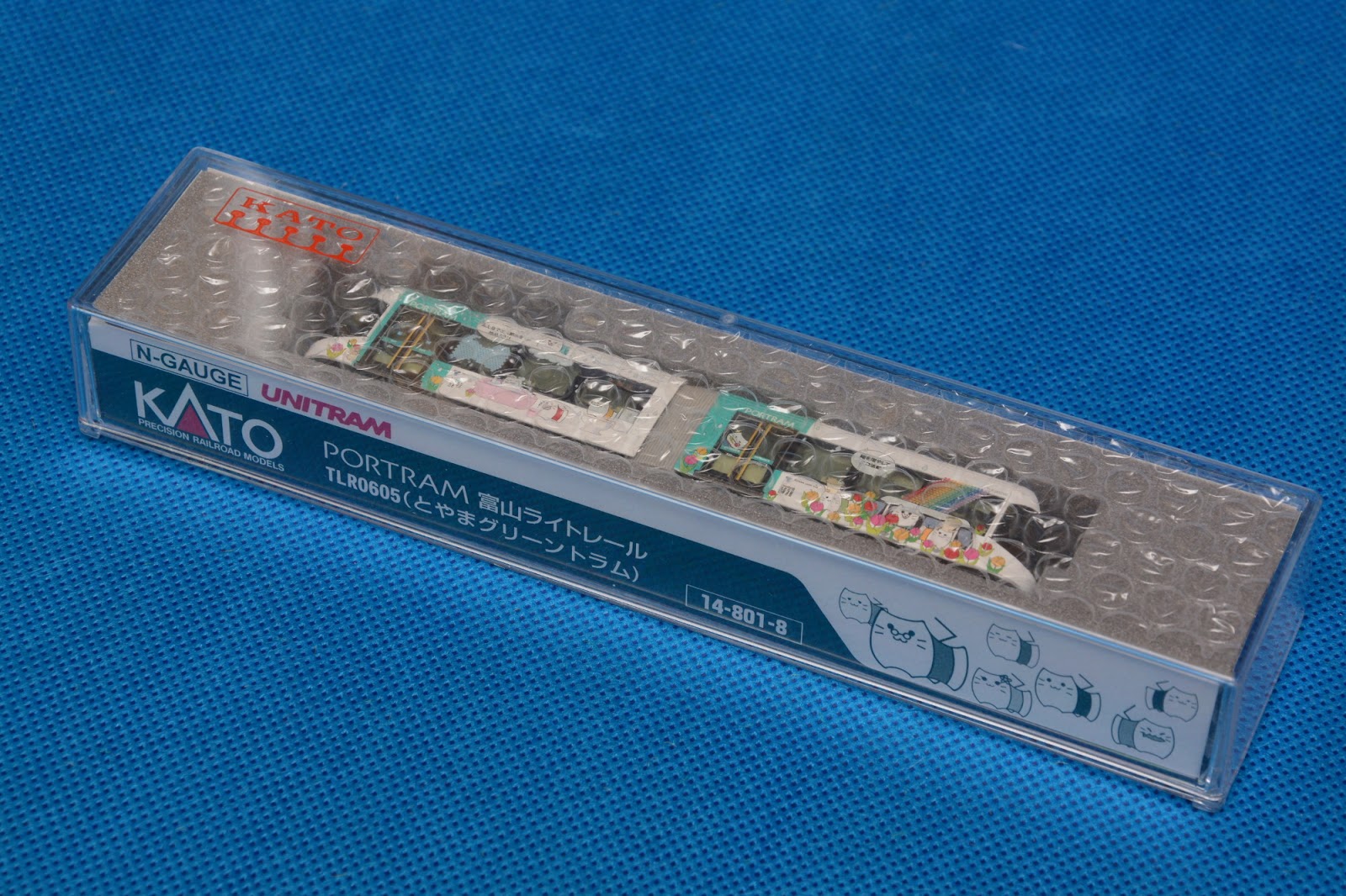 My Miniature Worlds: Kato Portram 14-801-8, N-Scale TLR0605 Tram