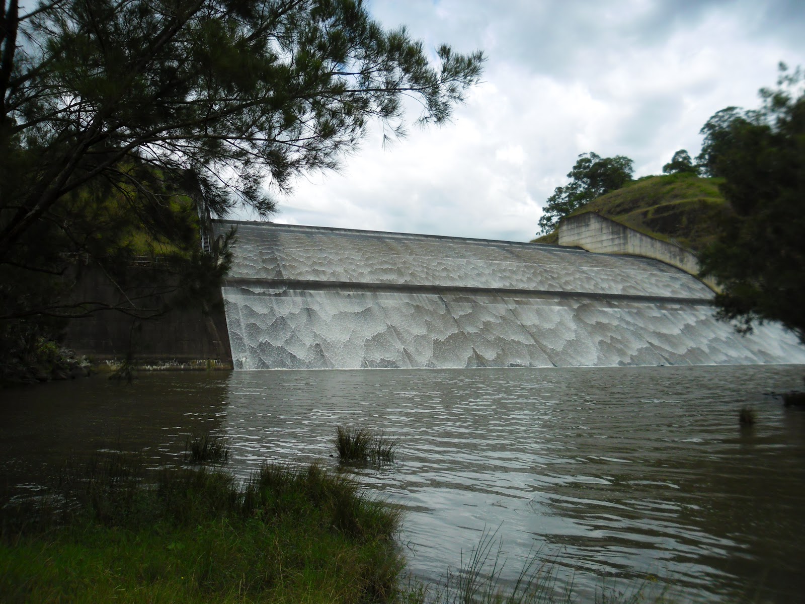 Bush, Fishing and Fun: Lostock dam photos 26/3/12