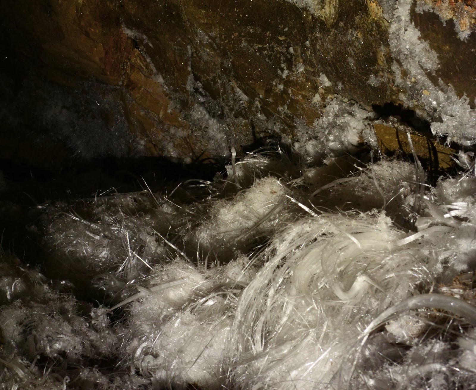 ELLISONS CAVE CROSSOVER DOWN FANTASTIC PIT & UP INCREDIBLE PIT. - ADAM ...