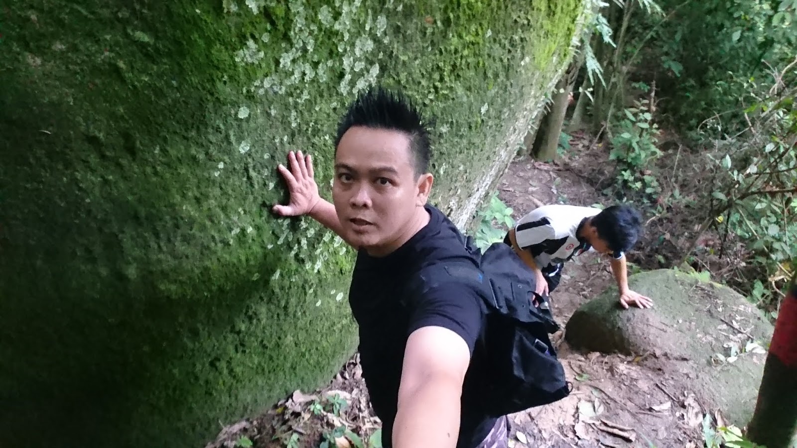 Mendaki Bukit Tokun dari empangan lama. | Dunia ku Imaginasi mu