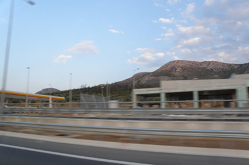 Η ΙΟΝΙΑ ΟΔΟΣ ΥΠΕΡΕΧΕΙ ΣΕ ΠΟΛΛΑ ΤΗΣ ΕΓΝΑΤΙΑΣ ΟΔΟΥ...ΣΤΗΝ ΚΥΚΛΟΦΟΡΙΑ ...