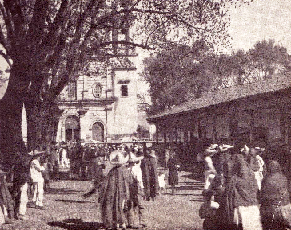Jaime Ramos Méndez: Fotografía de la plaza de Tangancícuaro al ...