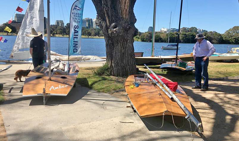 Earwigoagin: Scow Moth Rendezvous: Albert Park Lake