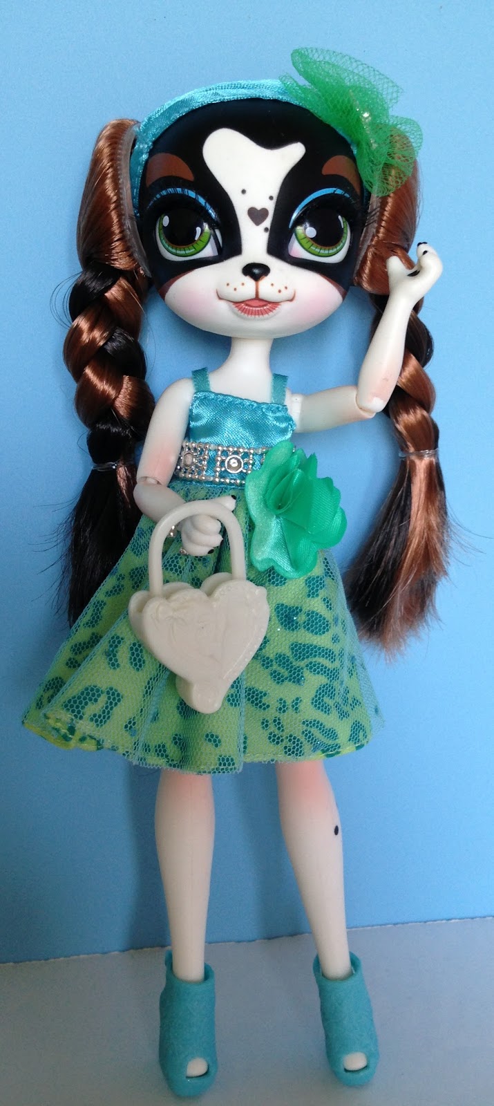 Once Upon A Doll Collection : Pinkie Cooper's BFF Pepper Parson Doll Review