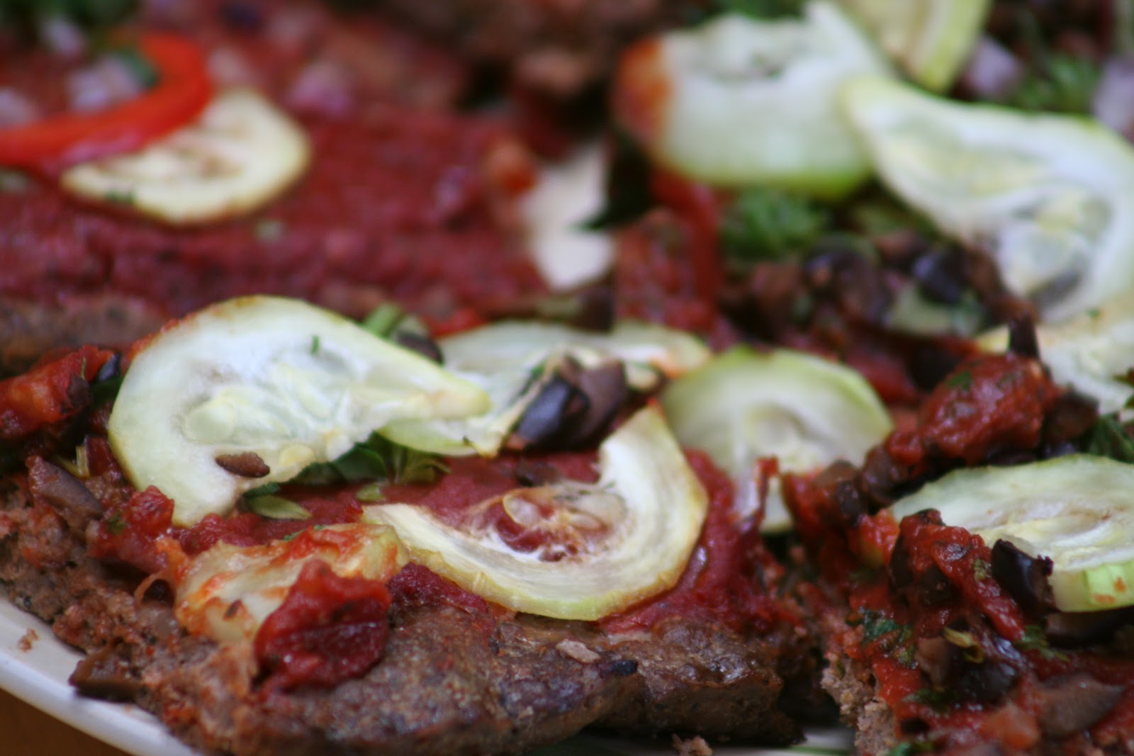 Budget Paleo...Made Easy: Delicious, Nutritious Paleo Meatza!