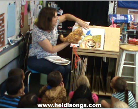 Storytelling with Puppets & Props: Fun with Sittles!