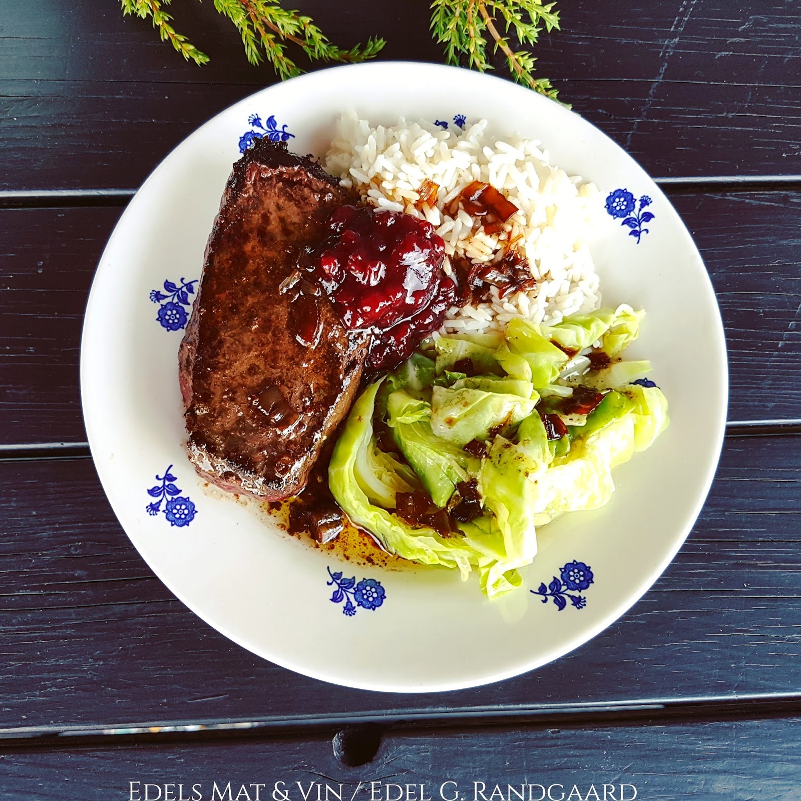 Edels Mat : Hvalbiff med smørdampet nykål, kokt ris og hot soyasmør