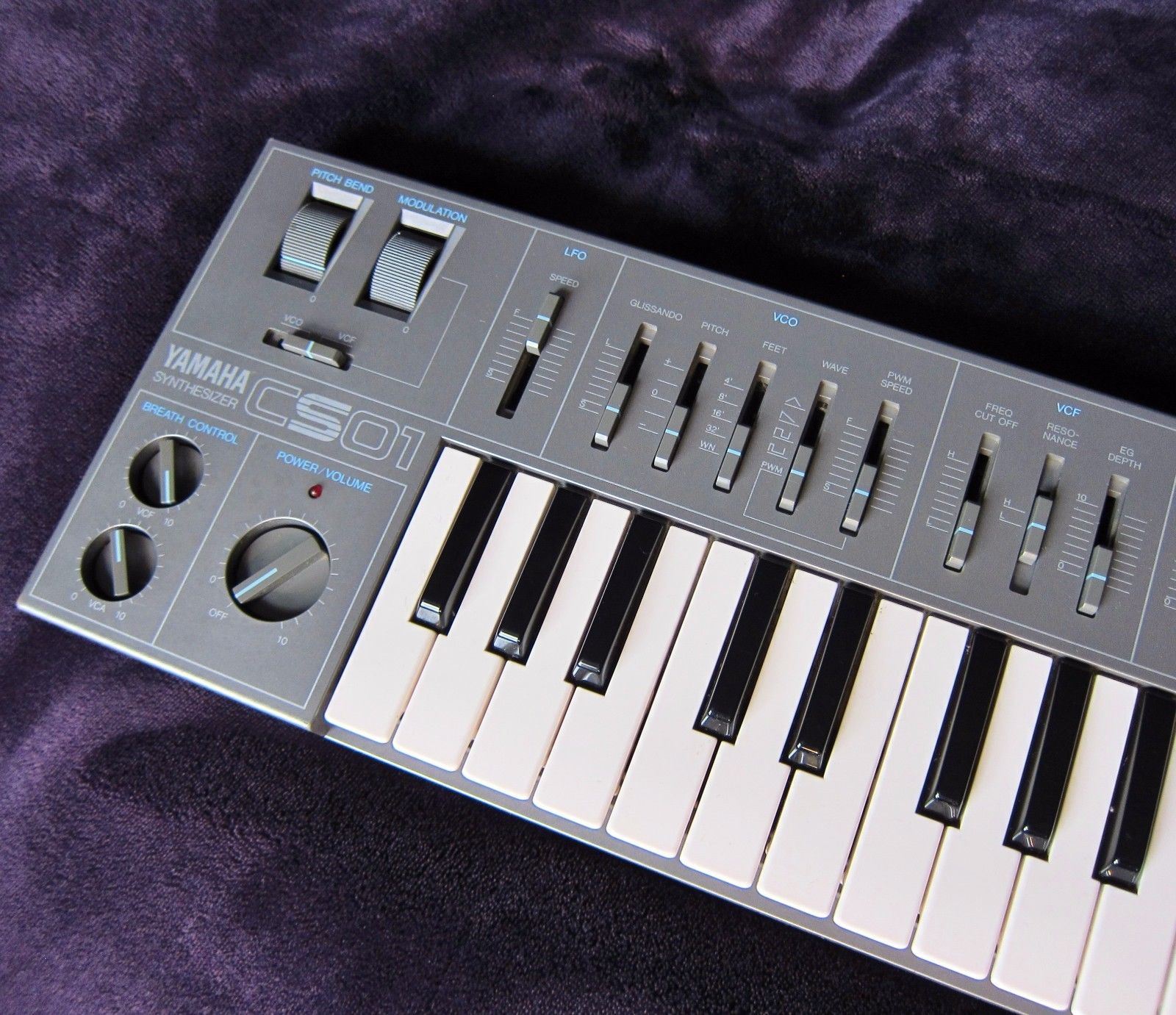 MATRIXSYNTH: Yamaha CS-01 Mini Mono Synth SN 35695