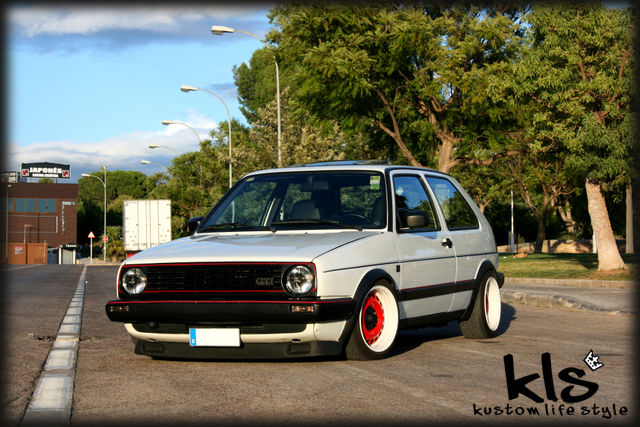 KUSTOM LIFE STYLE: VW Golf MKII "Style with steelies"