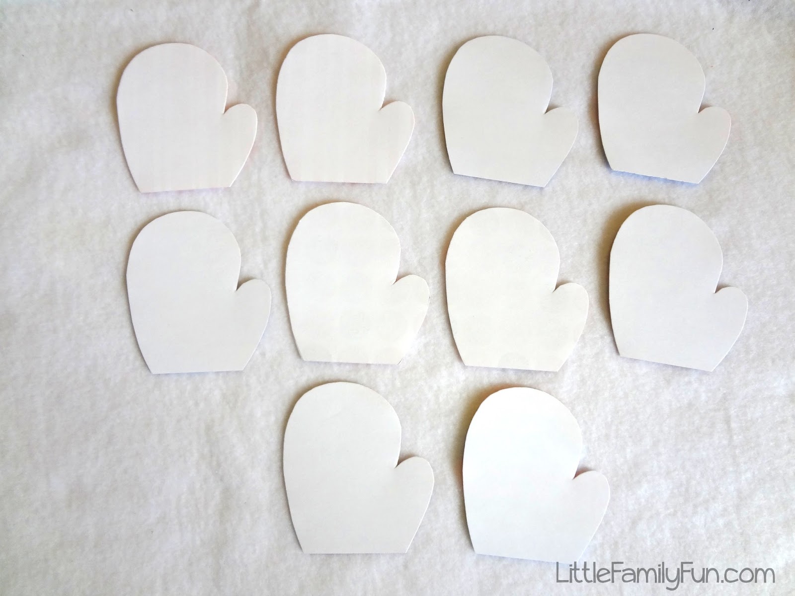 Little Family Fun: Mitten Memory Game