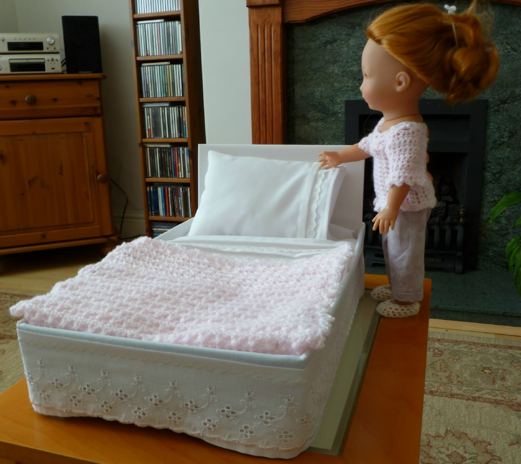 Small Sewing How To Make A Simple Bed small-sewing-how-to-make-a-simple-bed