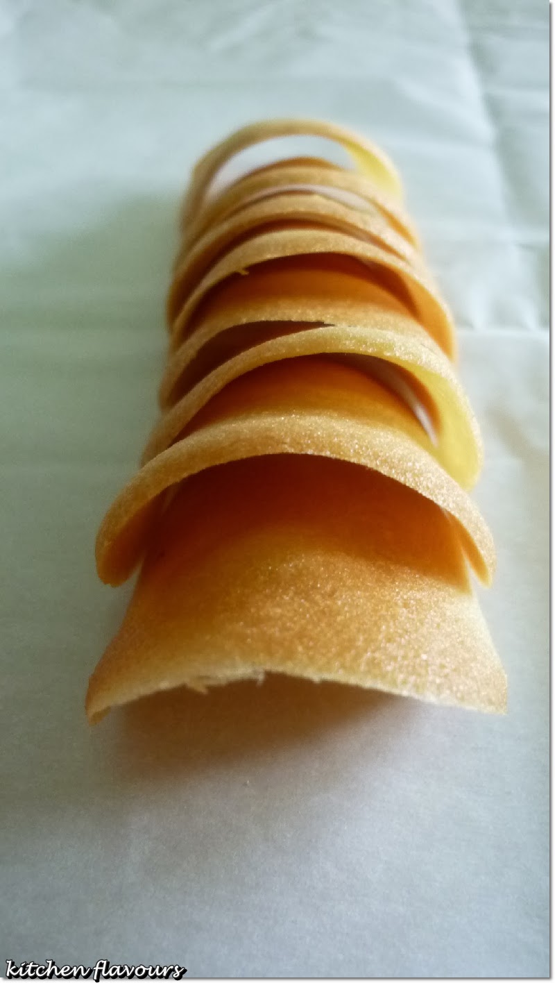 kitchen flavours: Vanilla Honey Tuiles : Bake Along 54
