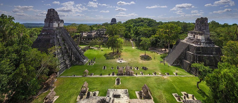 Sitios Arqueológicos de Petén : TIKAL