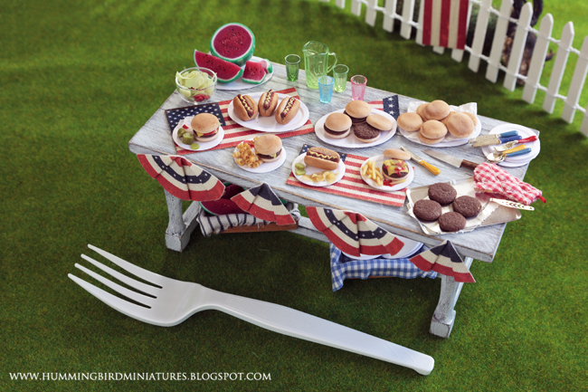 Hummingbird Miniatures: 4th July in Miniature