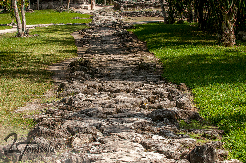 Hanna & Erkki Tamsalu travelogue: Ancient Maya: why the world did not end