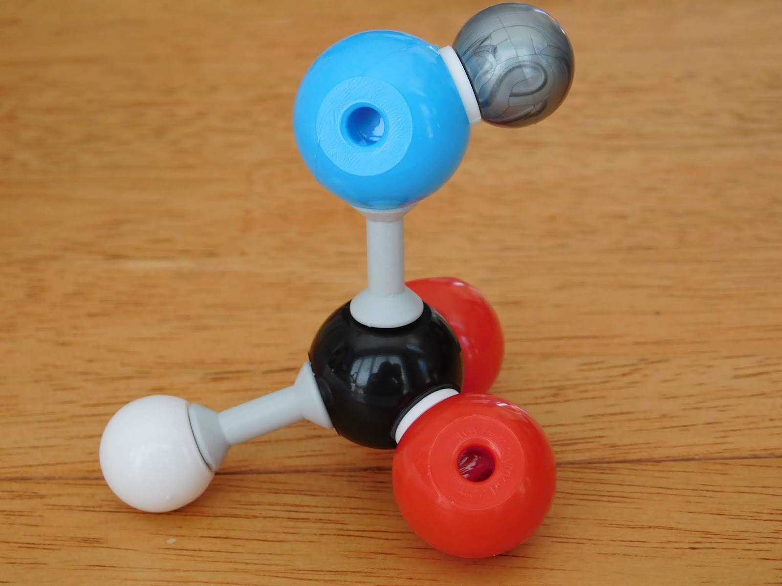 100 Days of Science #47 & 48-- Making Model Molecules Two Ways