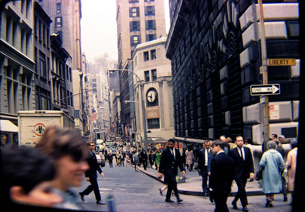 57 Stunning Color Snapshots Captured Everyday Life in New York in the ...