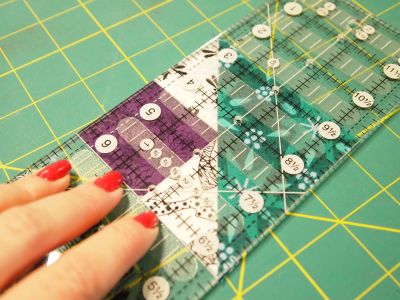 52 Quilts in 52 Weeks: Tuesday Tutorial: Magic Triangles