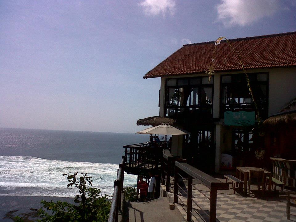 lolo's round trip: Suluban Beach / Blue Point Bali - Upper Stage