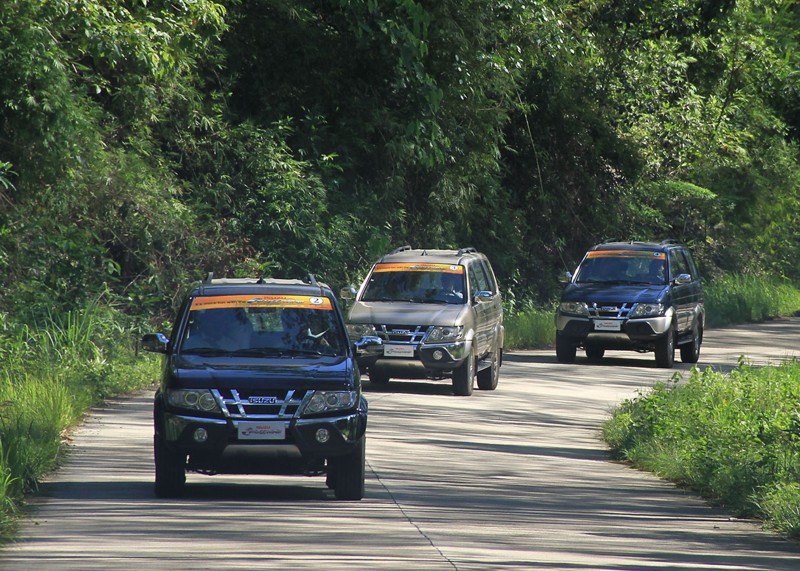 Drive with Confidence, Have More Fun with the 2012 Isuzu Crosswind ...