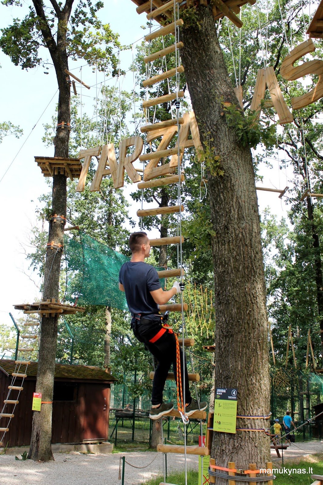 O mes jau ten buvom...: Raubonių parkas. Gyvūnų apsuptyje.