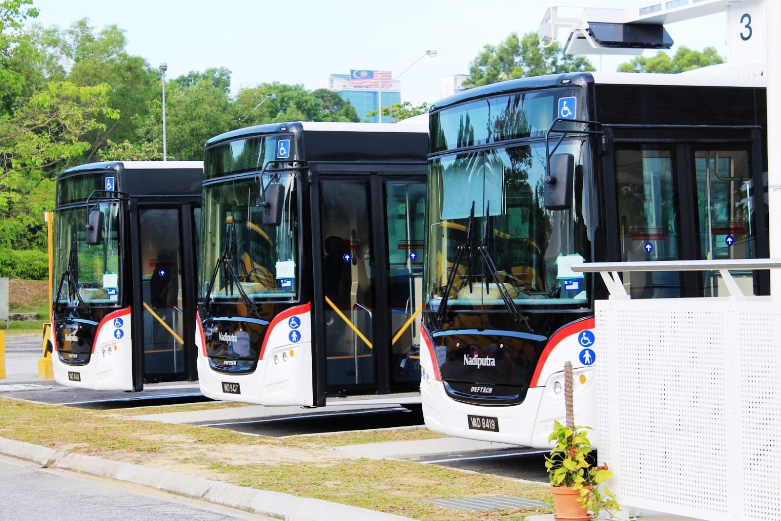 Motoring-Malaysia: Bus / EV News: DEFTECH Announces the Putra NEDO EV ...